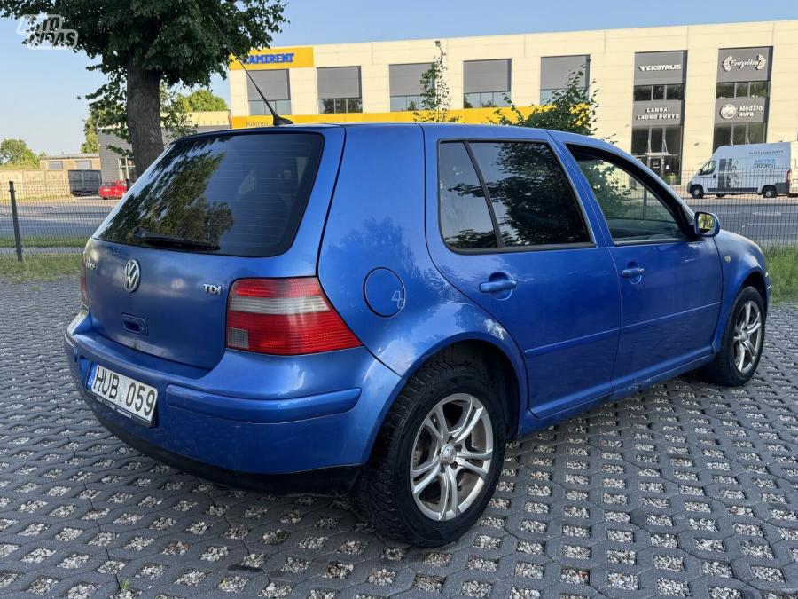 Zils Volkswagen Golf 2000 Panevēža, ar dzinēja tilpumu 1.90 L un nobraukumu 290 tūkst. km par 660 €, foto 9 vietnē AUTOMOTO.COM.LV