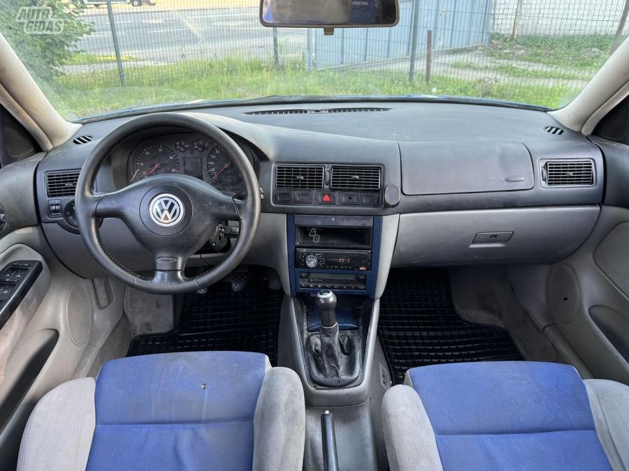 Zils Volkswagen Golf 2000 Panevēža, ar dzinēja tilpumu 1.90 L un nobraukumu 290 tūkst. km par 660 €, foto 13 vietnē AUTOMOTO.COM.LV