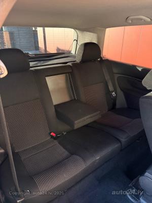 Zils Volkswagen Golf 2000 Tallina, ar dzinēja tilpumu 1.90 L un nobraukumu 218 tūkst. km par 2300 €, foto 7 vietnē AUTOMOTO.COM.LV