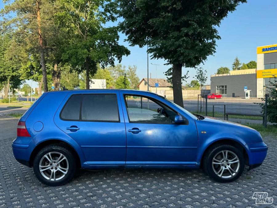 Blue Volkswagen Golf 2000 in Panevezys, with an engine capacity of 1.90 L and mileage of 254 thousand km for 600 €, photo 7 on AUTOMOTO.COM.LV