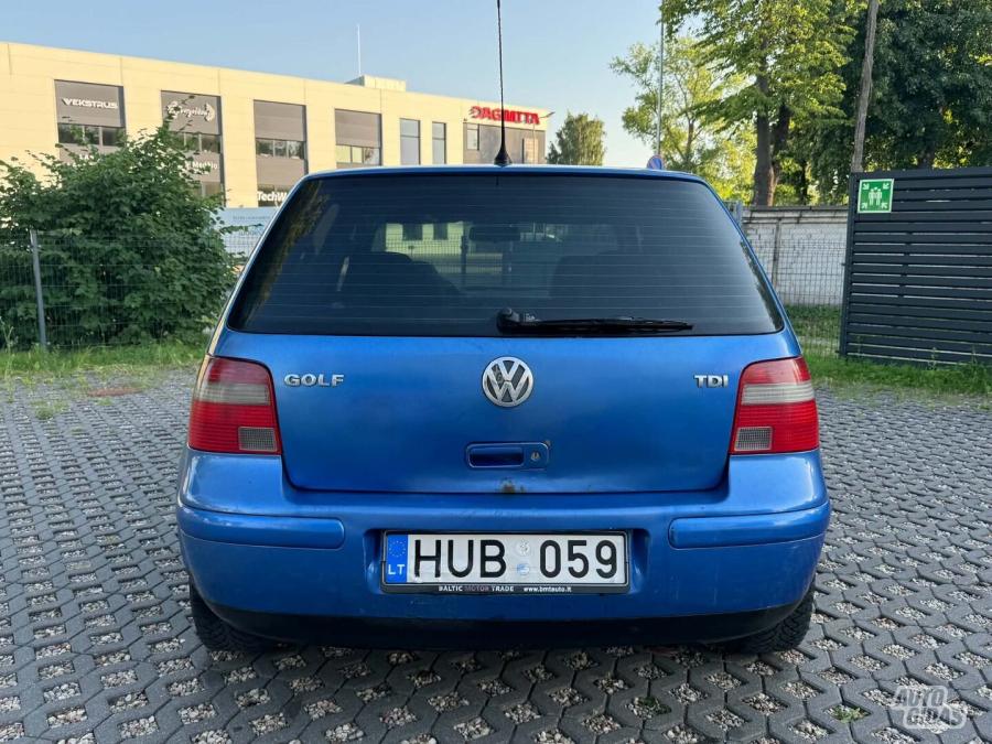 Blue Volkswagen Golf 2000 in Panevezys, with an engine capacity of 1.90 L and mileage of 254 thousand km for 600 €, photo 11 on AUTOMOTO.COM.LV
