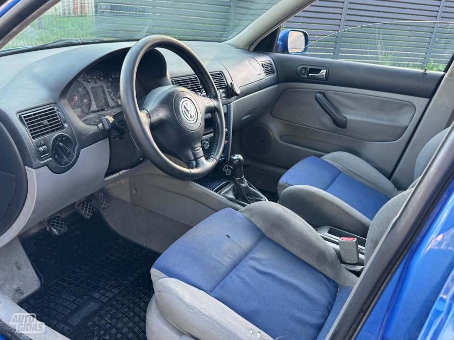Blue Volkswagen Golf 2000 in Panevezys, with an engine capacity of 1.90 L and mileage of 254 thousand km for 600 €, photo 12 on AUTOMOTO.COM.LV