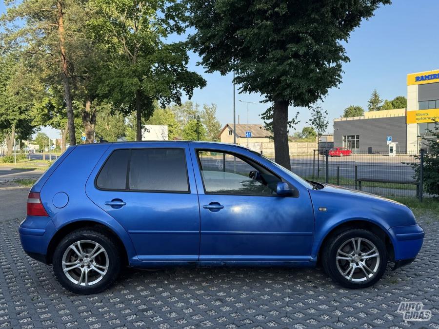 Blue Volkswagen Golf 2000 in Panevezys, with an engine capacity of 1.90 L and mileage of 254 thousand km for 650 €, photo 7 on AUTOMOTO.COM.LV