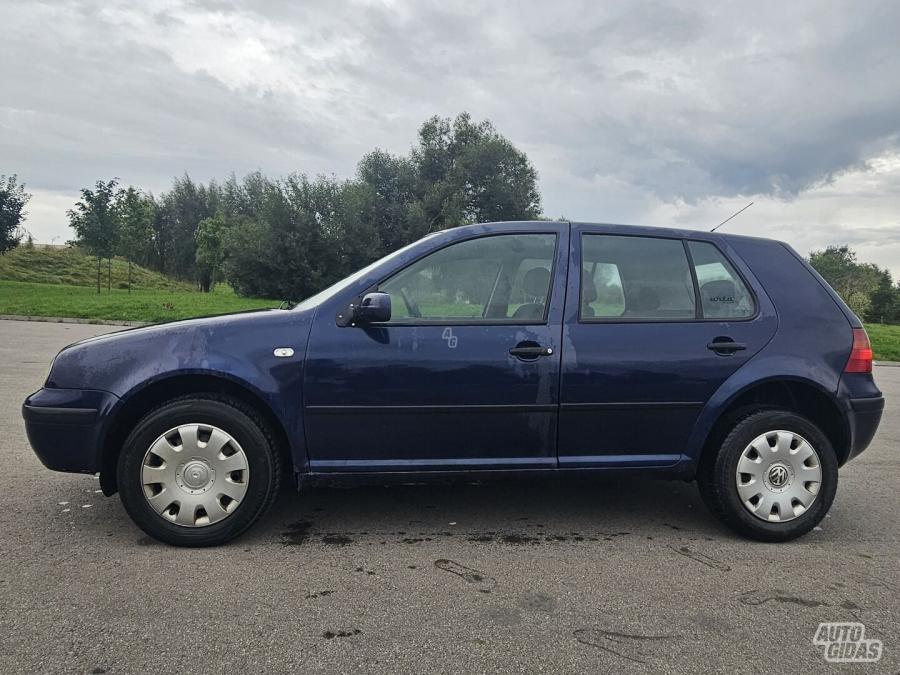 Zils Volkswagen Golf 2000 Panevēža, ar dzinēja tilpumu 1.90 L un nobraukumu 292 tūkst. km par 520 €, foto 5 vietnē AUTOMOTO.COM.LV
