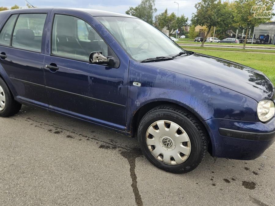 Zils Volkswagen Golf 2000 Panevēža, ar dzinēja tilpumu 1.90 L un nobraukumu 292 tūkst. km par 520 €, foto 6 vietnē AUTOMOTO.COM.LV