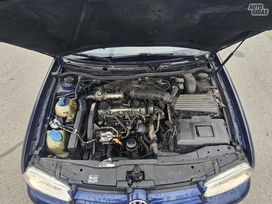 Zils Volkswagen Golf 2000 Panevēža, ar dzinēja tilpumu 1.90 L un nobraukumu 292 tūkst. km par 520 €, foto 9 vietnē AUTOMOTO.COM.LV