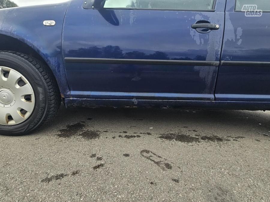 Zils Volkswagen Golf 2000 Panevēža, ar dzinēja tilpumu 1.90 L un nobraukumu 292 tūkst. km par 520 €, foto 11 vietnē AUTOMOTO.COM.LV