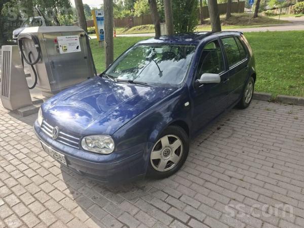 Blue Volkswagen Golf 2000 in Riga, with an engine capacity of 1.60 L and mileage of 330 thousand km for 500 €, photo 1 on AUTOMOTO.COM.LV