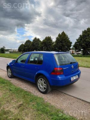 Zils Volkswagen Golf 2000 Rīga, ar dzinēja tilpumu 1.60 L un nobraukumu 279 tūkst. km par 1100 €, foto 4 vietnē AUTOMOTO.COM.LV