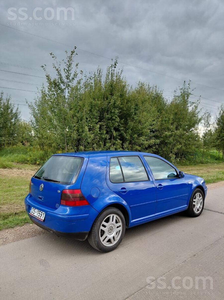 Zils Volkswagen Golf 2000 Rīga, ar dzinēja tilpumu 1.60 L un nobraukumu 279 tūkst. km par 1100 €, foto 5 vietnē AUTOMOTO.COM.LV