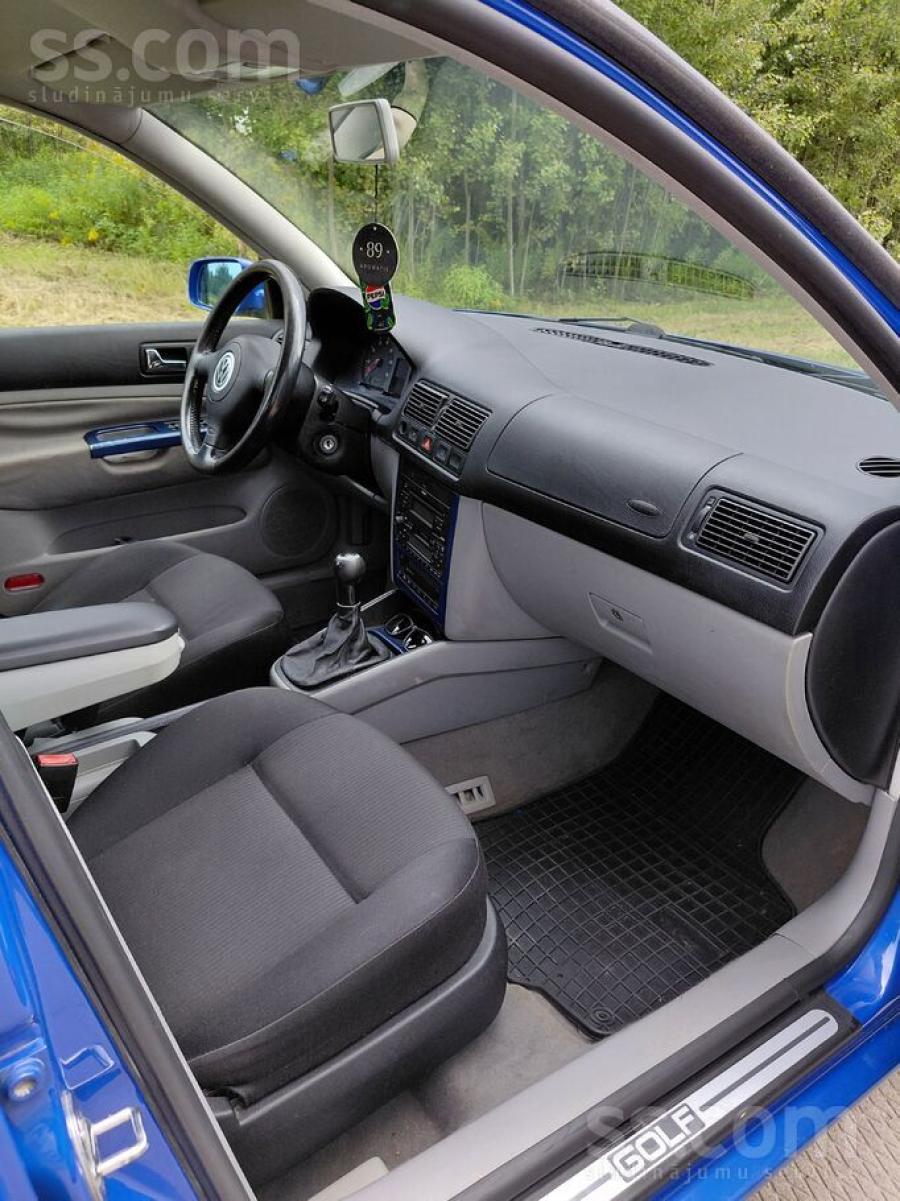 Zils Volkswagen Golf 2000 Rīga, ar dzinēja tilpumu 1.60 L un nobraukumu 279 tūkst. km par 1100 €, foto 7 vietnē AUTOMOTO.COM.LV