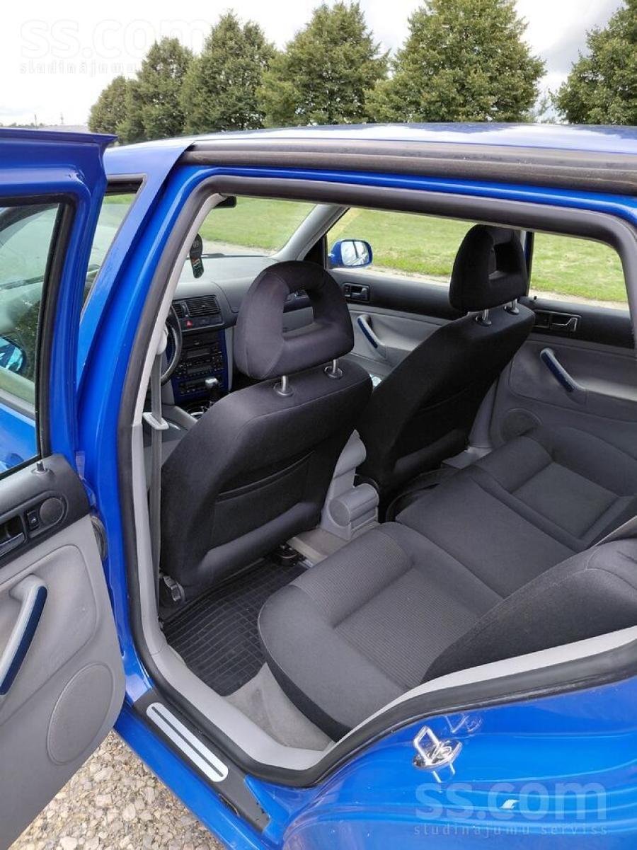Zils Volkswagen Golf 2000 Rīga, ar dzinēja tilpumu 1.60 L un nobraukumu 279 tūkst. km par 1100 €, foto 8 vietnē AUTOMOTO.COM.LV