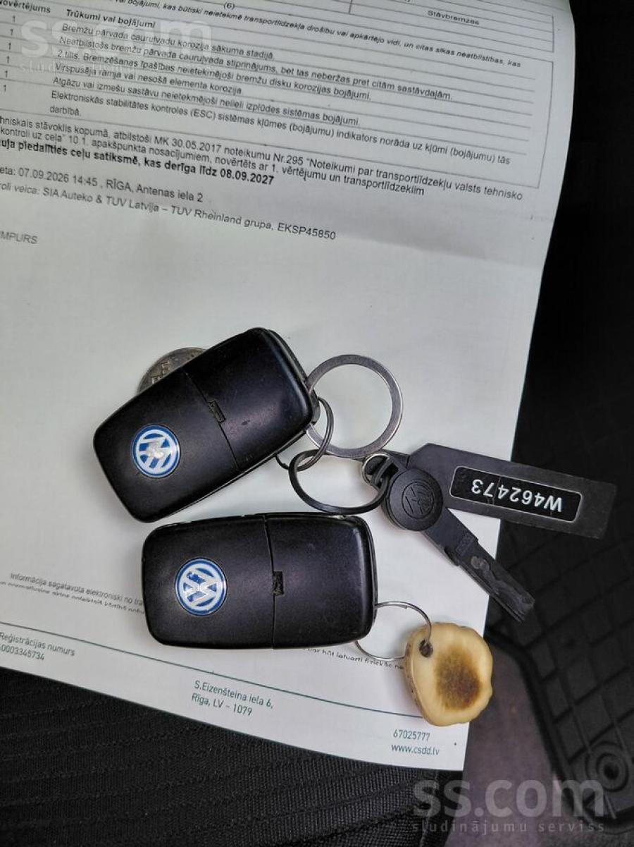 Zils Volkswagen Golf 2000 Rīga, ar dzinēja tilpumu 1.60 L un nobraukumu 279 tūkst. km par 1100 €, foto 11 vietnē AUTOMOTO.COM.LV