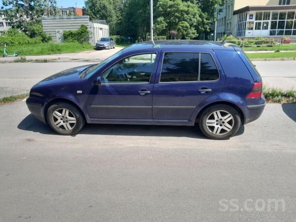Blue Volkswagen Golf 2001 in Riga, with an engine capacity of 1.40 L and mileage of 338 thousand km for 2150 €, photo 2 on AUTOMOTO.COM.LV