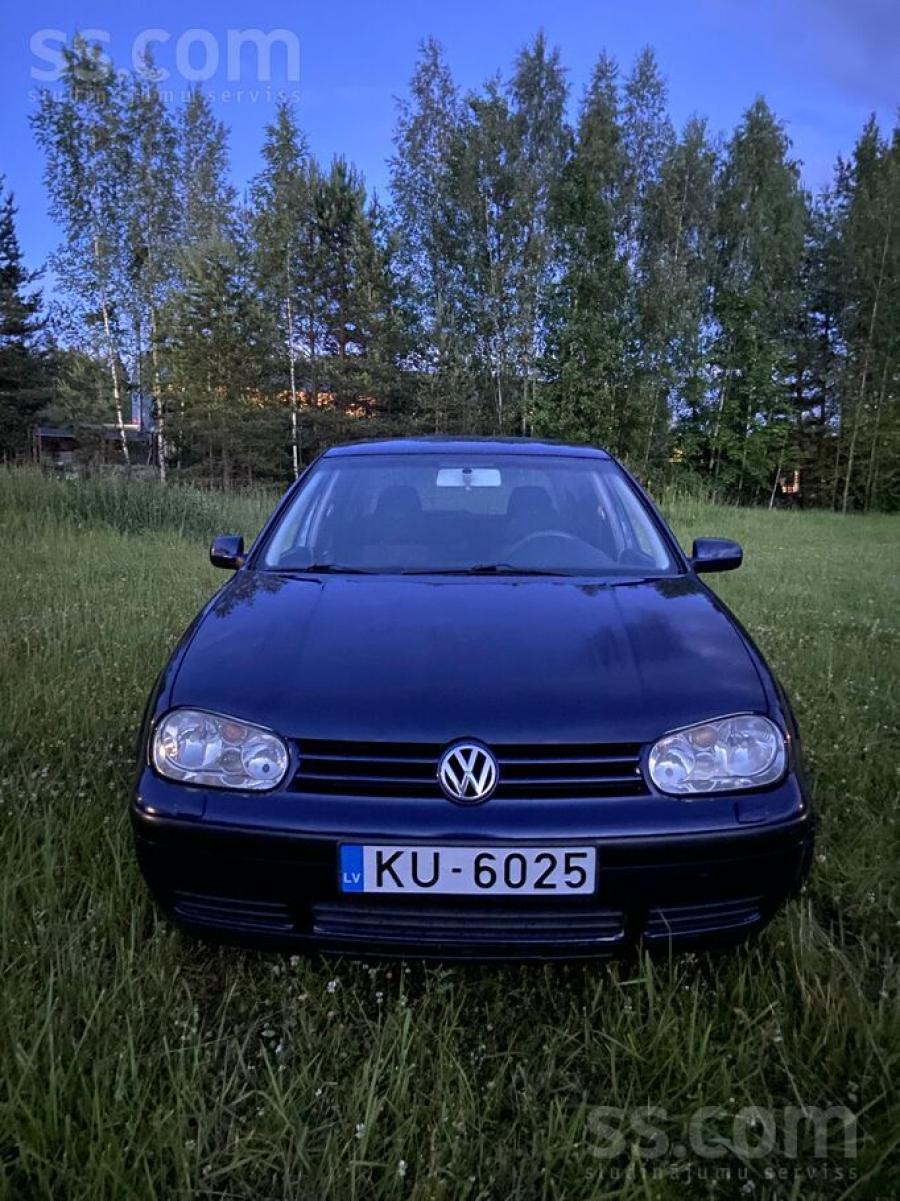 Zils Volkswagen Golf 2001 Ogre, ar dzinēja tilpumu 1.90 L un nobraukumu 404 tūkst. km par 1280 €, foto 1 vietnē AUTOMOTO.COM.LV