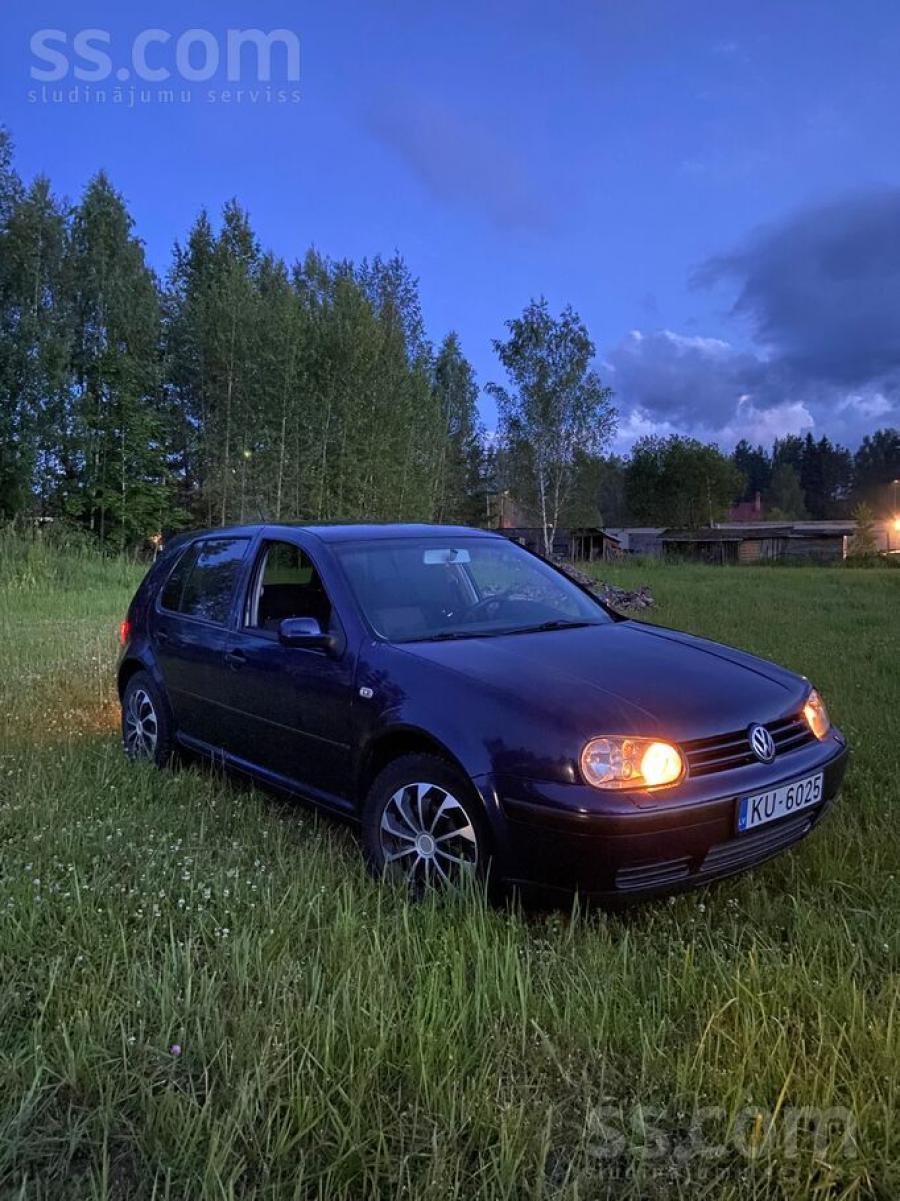 Zils Volkswagen Golf 2001 Ogre, ar dzinēja tilpumu 1.90 L un nobraukumu 404 tūkst. km par 1280 €, foto 2 vietnē AUTOMOTO.COM.LV