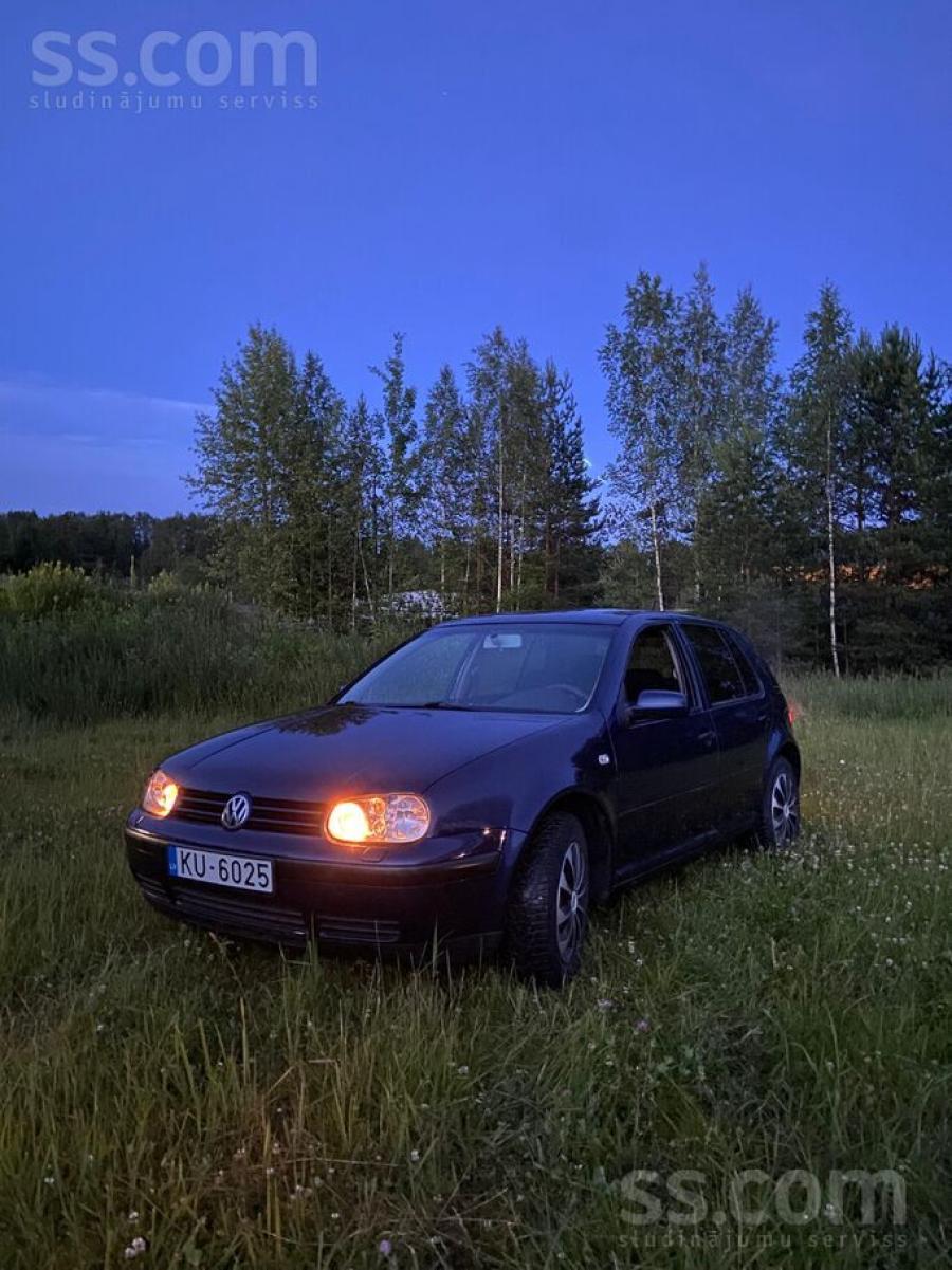 Zils Volkswagen Golf 2001 Ogre, ar dzinēja tilpumu 1.90 L un nobraukumu 404 tūkst. km par 1280 €, foto 3 vietnē AUTOMOTO.COM.LV