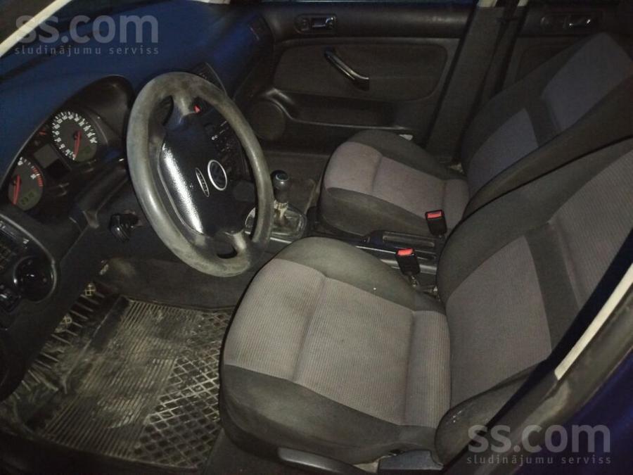 Zils Volkswagen Golf 2001 Ogre, ar dzinēja tilpumu 1.90 L un nobraukumu 404 tūkst. km par 1280 €, foto 7 vietnē AUTOMOTO.COM.LV