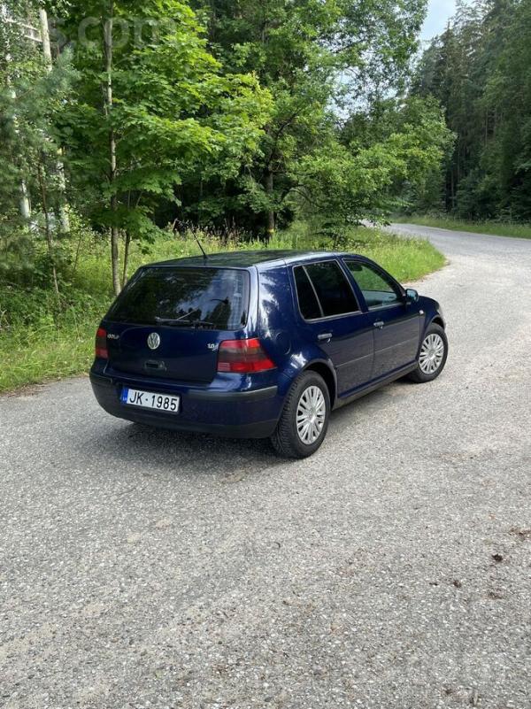 Zils Volkswagen Golf 2001 Valmiera, ar dzinēja tilpumu 1.60 L un nobraukumu 0 tūkst. km par 1500 €, foto 3 vietnē AUTOMOTO.COM.LV
