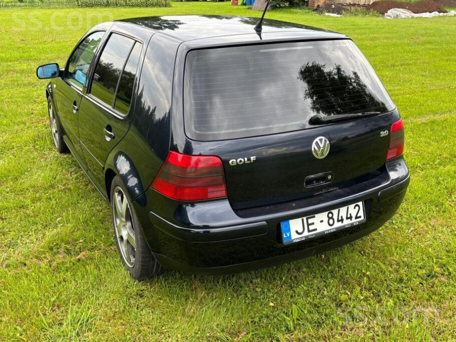 Blue Volkswagen Golf 2001 in Valmiera, with an engine capacity of 2.00 L and mileage of 244 thousand km for 1300 €, photo 2 on AUTOMOTO.COM.LV