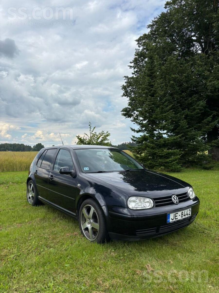 Blue Volkswagen Golf 2001 in Valmiera, with an engine capacity of 2.00 L and mileage of 244 thousand km for 1300 €, photo 5 on AUTOMOTO.COM.LV