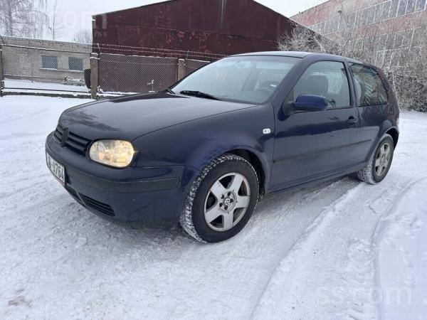 Blue Volkswagen Golf 2001 in Jelgava, with an engine capacity of 1.40 L and mileage of 304 thousand km for 845 €, photo 1 on AUTOMOTO.COM.LV