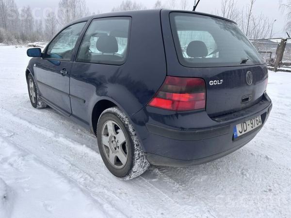 Blue Volkswagen Golf 2001 in Jelgava, with an engine capacity of 1.40 L and mileage of 304 thousand km for 845 €, photo 3 on AUTOMOTO.COM.LV