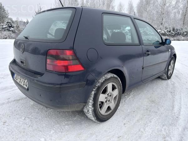 Blue Volkswagen Golf 2001 in Jelgava, with an engine capacity of 1.40 L and mileage of 304 thousand km for 845 €, photo 5 on AUTOMOTO.COM.LV