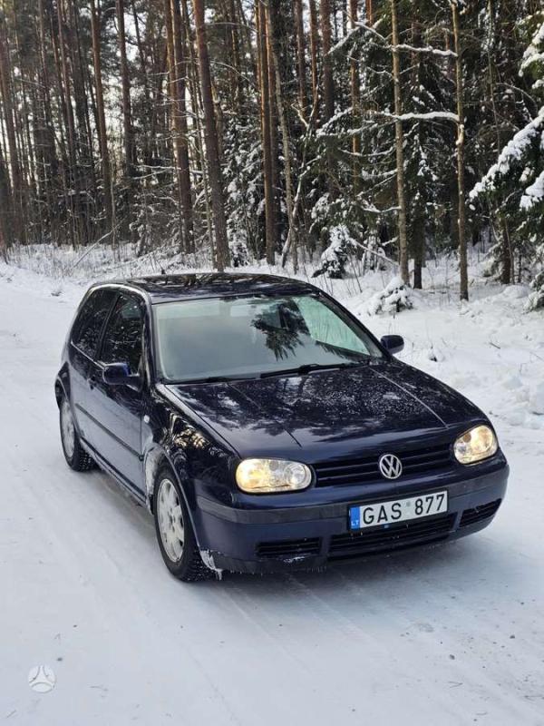 Zils Volkswagen Golf 2001 Anykščiai, ar dzinēja tilpumu 1.90 L un nobraukumu 309 tūkst. km par 1000 €, foto 2 vietnē AUTOMOTO.COM.LV