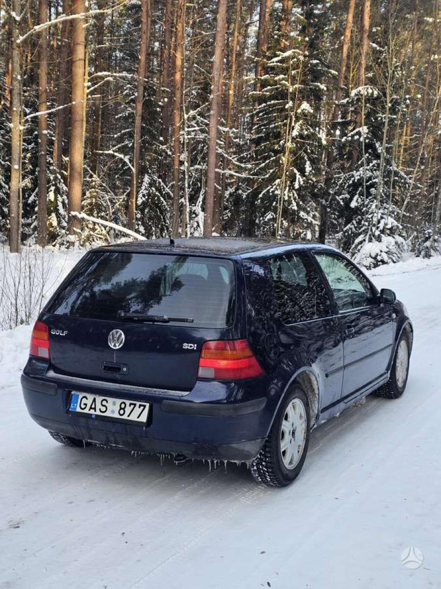 Zils Volkswagen Golf 2001 Anykščiai, ar dzinēja tilpumu 1.90 L un nobraukumu 309 tūkst. km par 1000 €, foto 4 vietnē AUTOMOTO.COM.LV