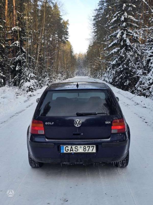 Zils Volkswagen Golf 2001 Anykščiai, ar dzinēja tilpumu 1.90 L un nobraukumu 309 tūkst. km par 1000 €, foto 6 vietnē AUTOMOTO.COM.LV