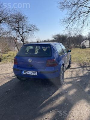 Blue Volkswagen Golf 2001 in Saldus, with an engine capacity of 1.90 L and mileage of 376 thousand km for 800 €, photo 4 on AUTOMOTO.COM.LV