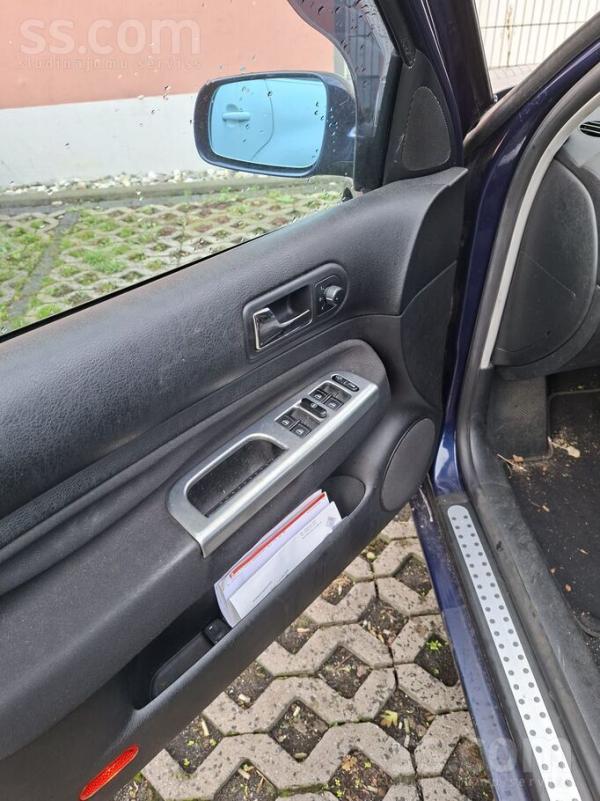 Blue Volkswagen Golf 2001 in Ludza, with an engine capacity of 1.90 L and mileage of 197 thousand km for 3000 €, photo 5 on AUTOMOTO.COM.LV