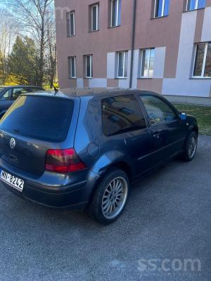 Zils Volkswagen Golf 2001 Rīga, ar dzinēja tilpumu 1.60 L un nobraukumu 273 tūkst. km par 550 €, foto 8 vietnē AUTOMOTO.COM.LV