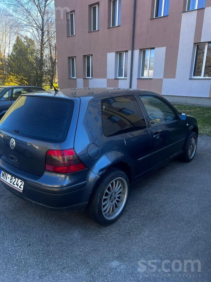 Zils Volkswagen Golf 2001 Rīga, ar dzinēja tilpumu 1.60 L un nobraukumu 273 tūkst. km par 550 €, foto 8 vietnē AUTOMOTO.COM.LV