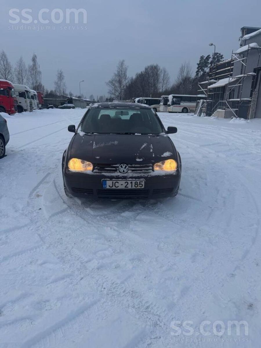 Zils Volkswagen Golf 2001 Rīga, ar dzinēja tilpumu 1.80 L un nobraukumu 460 tūkst. km par 700 €, foto 1 vietnē AUTOMOTO.COM.LV