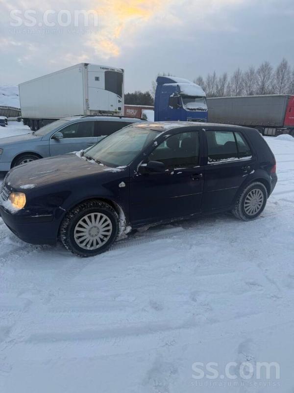Blue Volkswagen Golf 2001 in Riga, with an engine capacity of 1.80 L and mileage of 460 thousand km for 700 €, photo 3 on AUTOMOTO.COM.LV