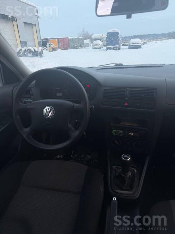 Blue Volkswagen Golf 2001 in Riga, with an engine capacity of 1.80 L and mileage of 460 thousand km for 700 €, photo 5 on AUTOMOTO.COM.LV