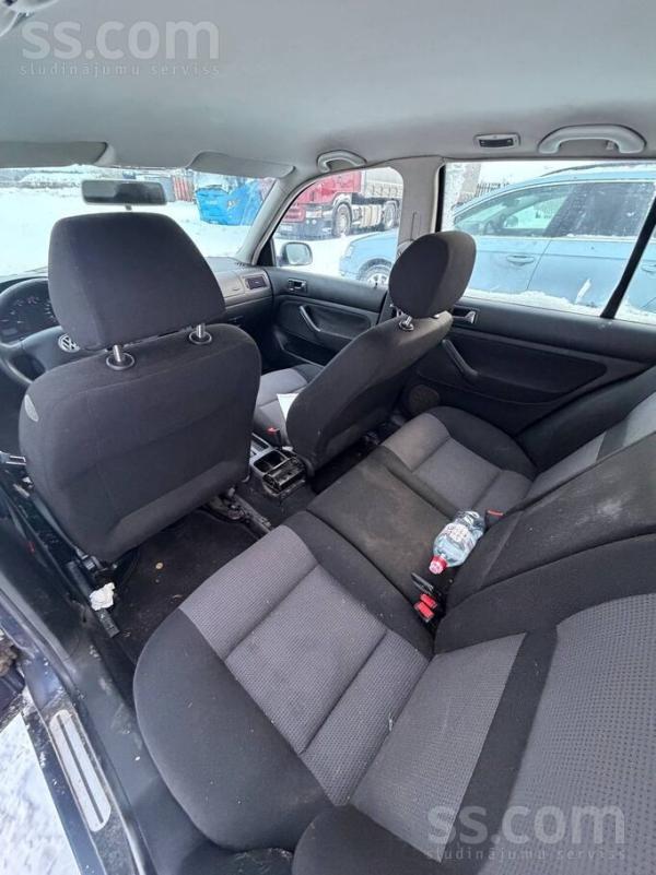 Blue Volkswagen Golf 2001 in Riga, with an engine capacity of 1.80 L and mileage of 460 thousand km for 700 €, photo 6 on AUTOMOTO.COM.LV
