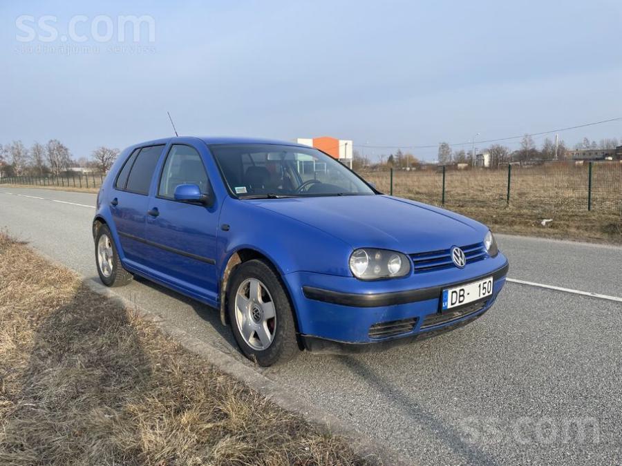 Zils Volkswagen Golf 2001 Jelgava, ar dzinēja tilpumu 1.90 L un nobraukumu 340 tūkst. km par 800 €, foto 3 vietnē AUTOMOTO.COM.LV