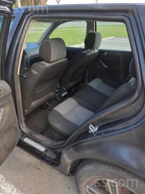 Blue Volkswagen Golf 2001 in Riga, with an engine capacity of 1.90 L and mileage of 225 thousand km for 1700 €, photo 8 on AUTOMOTO.COM.LV