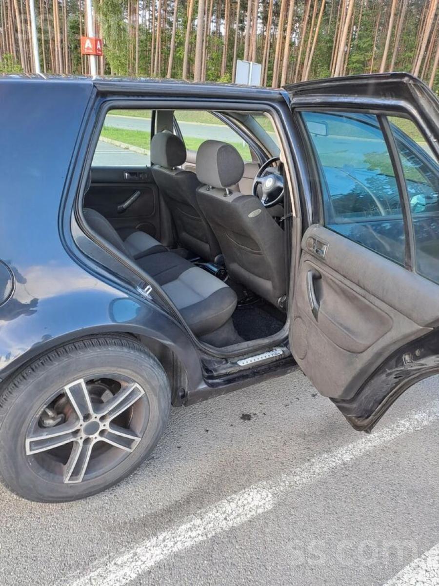 Blue Volkswagen Golf 2001 in Riga, with an engine capacity of 1.90 L and mileage of 225 thousand km for 1700 €, photo 12 on AUTOMOTO.COM.LV