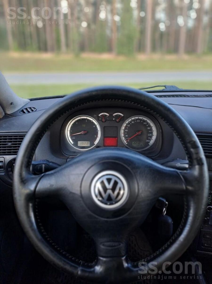 Blue Volkswagen Golf 2001 in Riga, with an engine capacity of 1.90 L and mileage of 225 thousand km for 1700 €, photo 16 on AUTOMOTO.COM.LV