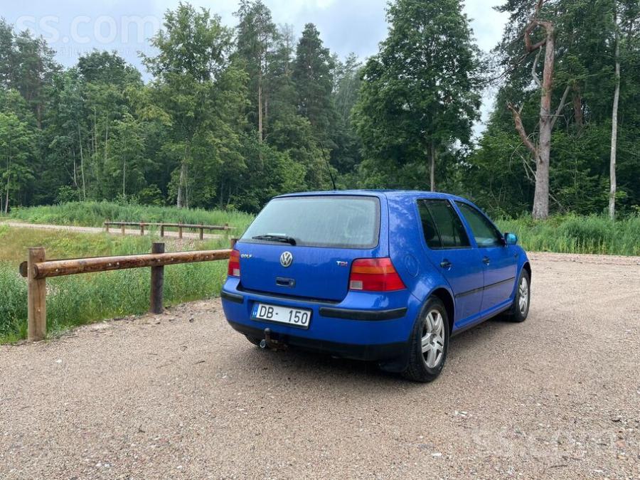 Blue Volkswagen Golf 2001 in Jelgava, with an engine capacity of 1.90 L and mileage of 370 thousand km for 1050 €, photo 4 on AUTOMOTO.COM.LV