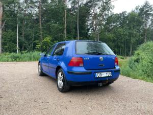Blue Volkswagen Golf 2001 in Jelgava, with an engine capacity of 1.90 L and mileage of 370 thousand km for 1050 €, photo 5 on AUTOMOTO.COM.LV