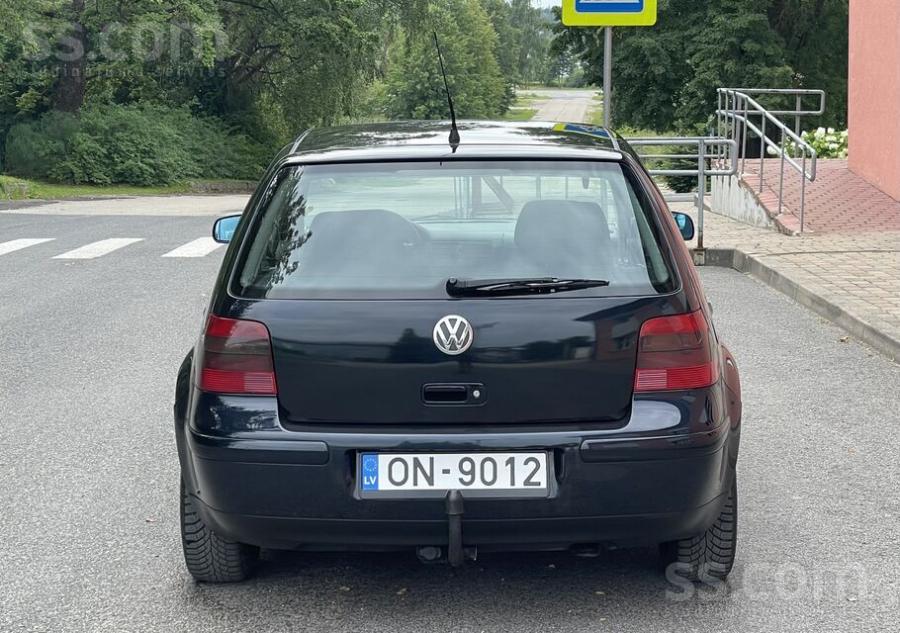 Zils Volkswagen Golf 2001 Ogre, ar dzinēja tilpumu 1.90 L un nobraukumu 327 tūkst. km par 2699 €, foto 5 vietnē AUTOMOTO.COM.LV