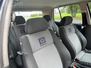 Zils Volkswagen Golf 2001 Ogre, ar dzinēja tilpumu 1.90 L un nobraukumu 327 tūkst. km par 2699 €, foto 13 vietnē AUTOMOTO.COM.LV