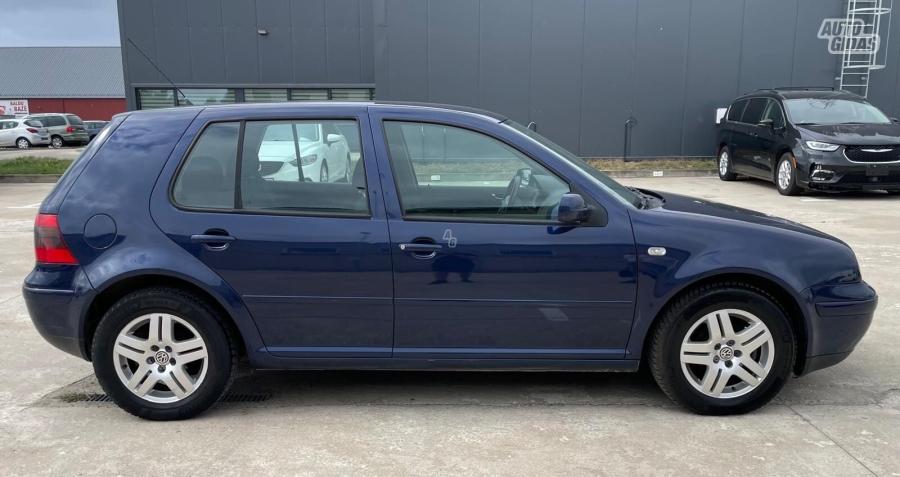Blue Volkswagen Golf 2001 in Siauliai, with an engine capacity of 1.60 L and mileage of 201 thousand km for 1450 €, photo 6 on AUTOMOTO.COM.LV