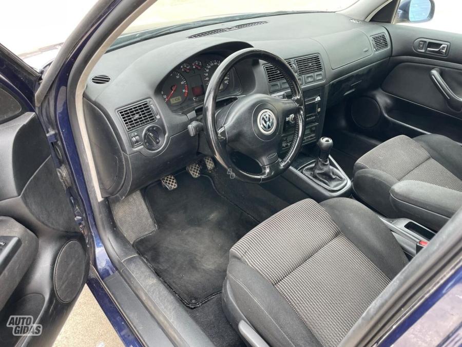 Blue Volkswagen Golf 2001 in Siauliai, with an engine capacity of 1.60 L and mileage of 201 thousand km for 1450 €, photo 13 on AUTOMOTO.COM.LV