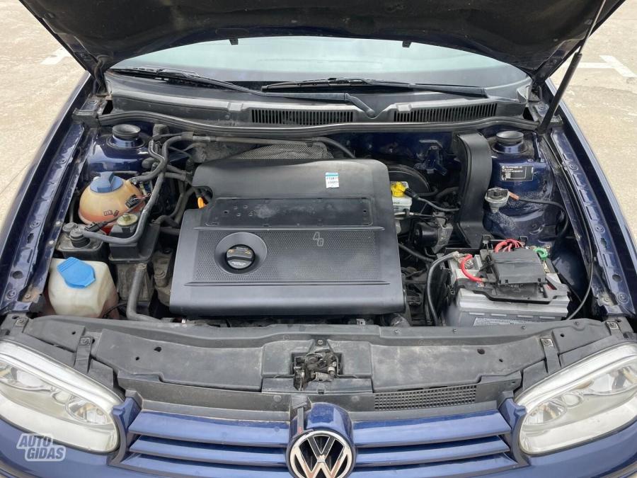 Blue Volkswagen Golf 2001 in Siauliai, with an engine capacity of 1.60 L and mileage of 201 thousand km for 1450 €, photo 17 on AUTOMOTO.COM.LV